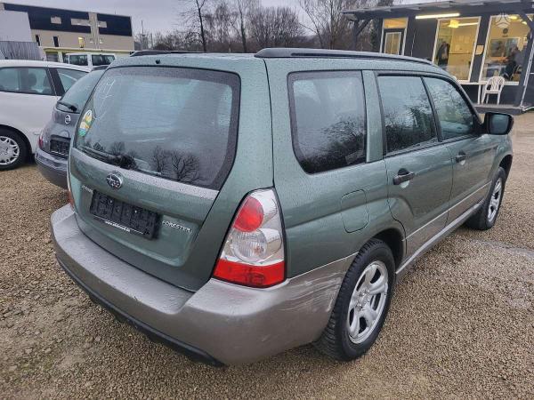 Pelēks Subaru Forester 2006 Raseiniai, ar dzinēja tilpumu 1.99 L un nobraukumu 109 tūkst. km par 3990 €, foto 3 vietnē AUTOMOTO.COM.LV
