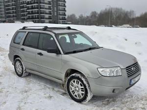 Grey Subaru Forester 2006 in Vilnius, with an engine capacity of 2.46 L and mileage of 400 thousand km for 1200 €, photo  on AUTOMOTO.COM.LV
