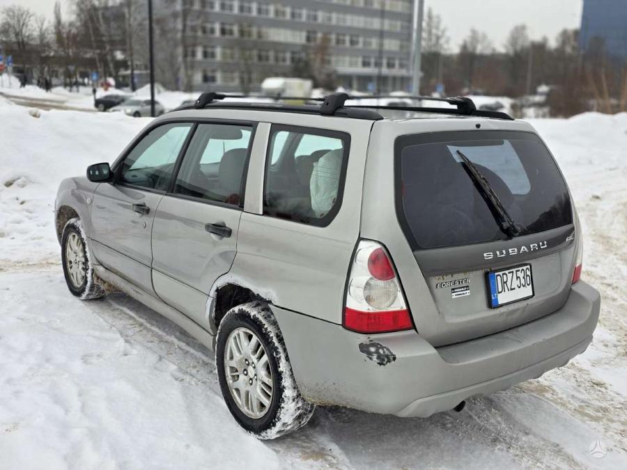 Grey Subaru Forester 2006 in Vilnius, with an engine capacity of 2.46 L and mileage of 400 thousand km for 1200 €, photo 4 on AUTOMOTO.COM.LV