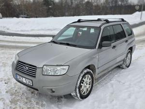 Grey Subaru Forester 2006 in Vilnius, with an engine capacity of 2.46 L and mileage of 400 thousand km for 1200 €, photo 5 on AUTOMOTO.COM.LV