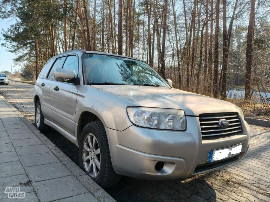 Grey Subaru Forester 2006 in Vilnius, with an engine capacity of 2.00 L and mileage of 258 thousand km for 2000 €, photo 3 on AUTOMOTO.COM.LV