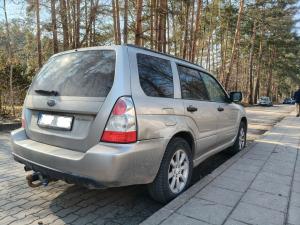 Grey Subaru Forester 2006 in Vilnius, with an engine capacity of 2.00 L and mileage of 258 thousand km for 2000 €, photo 4 on AUTOMOTO.COM.LV