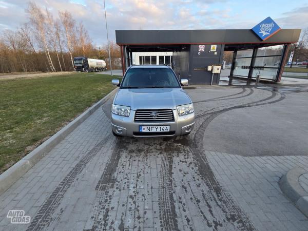 Pelēks Subaru Forester 2006 Naujoji Akmenė, ar dzinēja tilpumu 2.00 L un nobraukumu 227 tūkst. km par 2400 €, foto 1 vietnē AUTOMOTO.COM.LV
