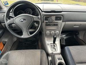 Grey Subaru Forester 2006 in Silute, with an engine capacity of 2.00 L and mileage of 335 thousand km for 2799 €, photo 6 on AUTOMOTO.COM.LV