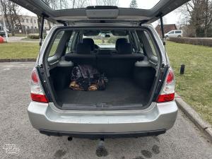 Grey Subaru Forester 2006 in Silute, with an engine capacity of 2.00 L and mileage of 335 thousand km for 2799 €, photo 11 on AUTOMOTO.COM.LV