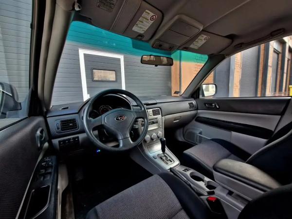 Pelēks Subaru Forester 2006 Rīga, ar dzinēja tilpumu 2.00 L un nobraukumu 79 tūkst. km par 4290 €, foto 3 vietnē AUTOMOTO.COM.LV