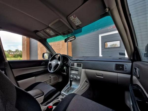 Pelēks Subaru Forester 2006 Rīga, ar dzinēja tilpumu 2.00 L un nobraukumu 79 tūkst. km par 4290 €, foto 5 vietnē AUTOMOTO.COM.LV