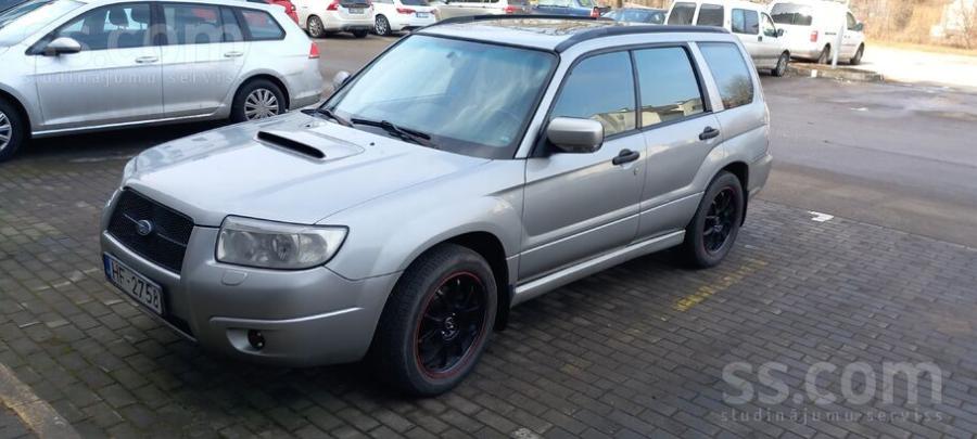 Grey Subaru Forester 2006 in Riga, with an engine capacity of 2.50 L and mileage of 307 thousand km for 2500 €, photo 1 on AUTOMOTO.COM.LV