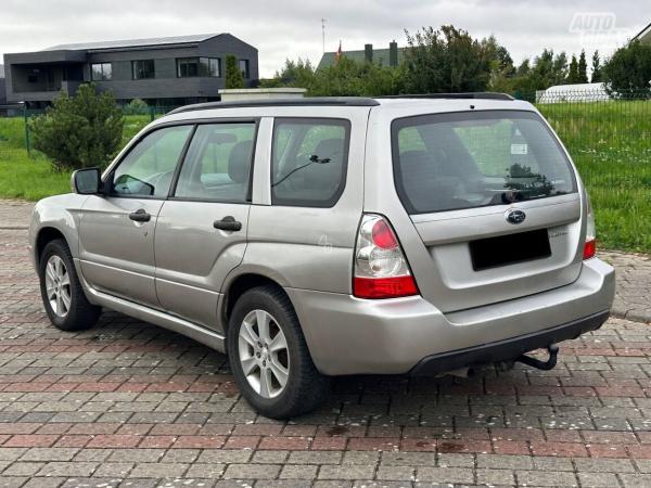Grey Subaru Forester 2006 in Silute, with an engine capacity of 2.00 L and mileage of 336 thousand km for 2300 €, photo 3 on AUTOMOTO.COM.LV