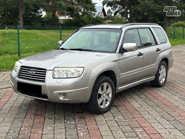 Grey Subaru Forester 2006 in Silute, with an engine capacity of 2.00 L and mileage of 336 thousand km for 2300 €, photo 4 on AUTOMOTO.COM.LV