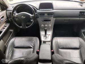 Grey Subaru Forester 2006 in Silute, with an engine capacity of 2.50 L and mileage of 225 thousand km for 4899 €, photo 10 on AUTOMOTO.COM.LV