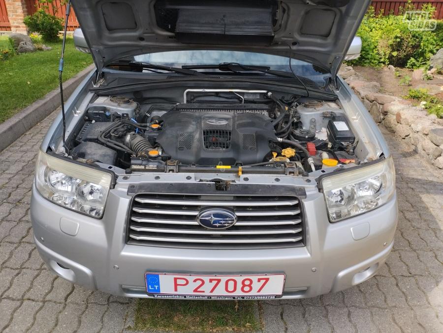 Grey Subaru Forester 2006 in Silute, with an engine capacity of 2.50 L and mileage of 225 thousand km for 4899 €, photo 16 on AUTOMOTO.COM.LV