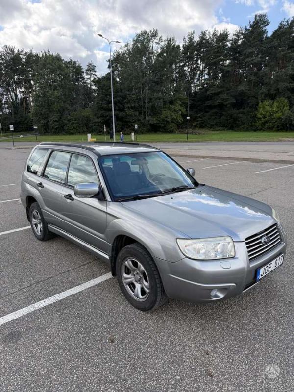 Grey Subaru Forester 2006 in Vilnius, with an engine capacity of 1.99 L and mileage of 244 thousand km for 3500 €, photo 4 on AUTOMOTO.COM.LV