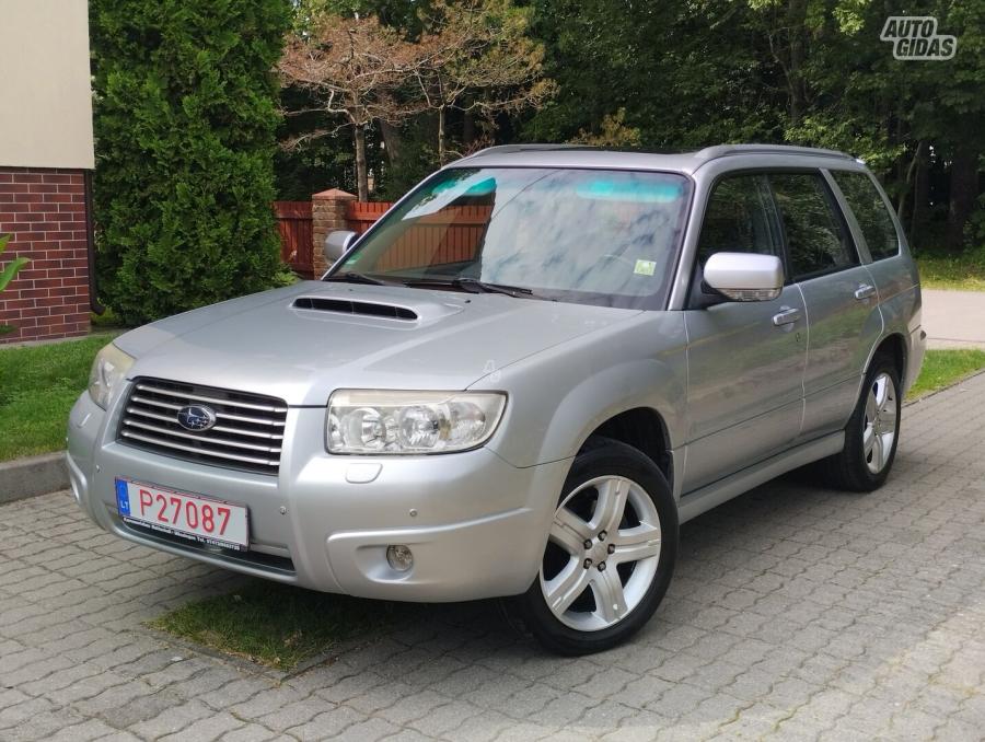 Grey Subaru Forester 2006 in Silute, with an engine capacity of 2.50 L and mileage of 225 thousand km for 5300 €, photo 1 on AUTOMOTO.COM.LV