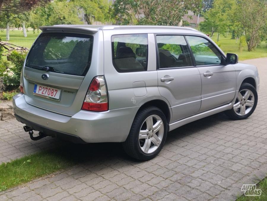 Grey Subaru Forester 2006 in Silute, with an engine capacity of 2.50 L and mileage of 225 thousand km for 5300 €, photo 3 on AUTOMOTO.COM.LV