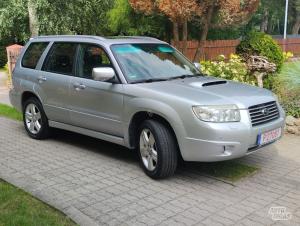 Grey Subaru Forester 2006 in Silute, with an engine capacity of 2.50 L and mileage of 225 thousand km for 5300 €, photo 4 on AUTOMOTO.COM.LV