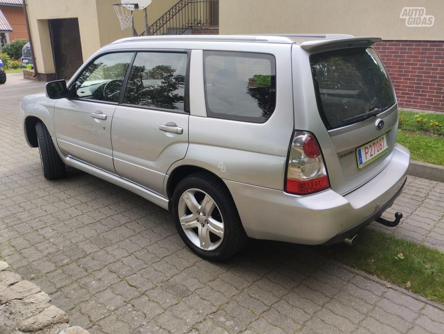 Grey Subaru Forester 2006 in Silute, with an engine capacity of 2.50 L and mileage of 225 thousand km for 5300 €, photo 5 on AUTOMOTO.COM.LV
