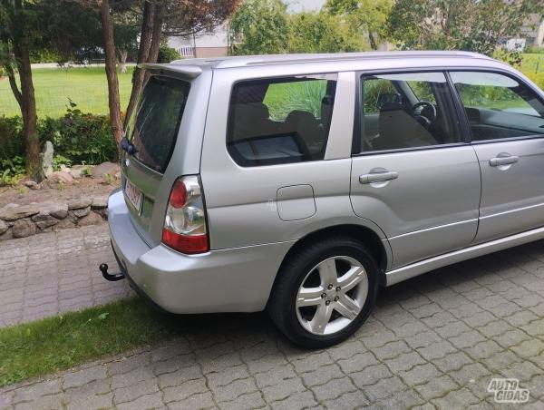 Grey Subaru Forester 2006 in Silute, with an engine capacity of 2.50 L and mileage of 225 thousand km for 5300 €, photo 8 on AUTOMOTO.COM.LV