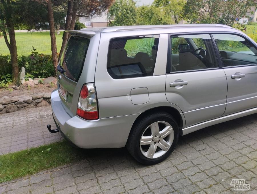 Grey Subaru Forester 2006 in Silute, with an engine capacity of 2.50 L and mileage of 225 thousand km for 5300 €, photo 8 on AUTOMOTO.COM.LV