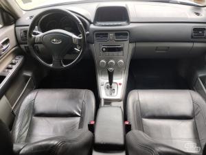 Grey Subaru Forester 2006 in Silute, with an engine capacity of 2.50 L and mileage of 225 thousand km for 5300 €, photo 10 on AUTOMOTO.COM.LV