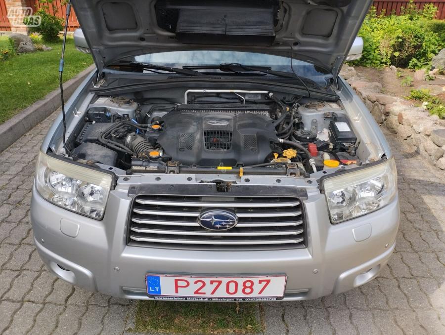 Grey Subaru Forester 2006 in Silute, with an engine capacity of 2.50 L and mileage of 225 thousand km for 5300 €, photo 16 on AUTOMOTO.COM.LV