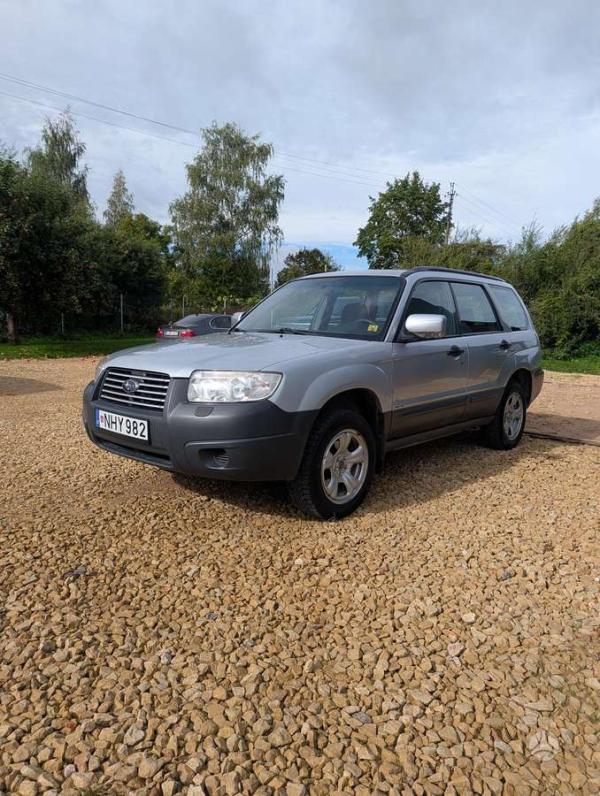 Grey Subaru Forester 2006 in Radviliskis, with an engine capacity of 2.00 L and mileage of 306 thousand km for 3000 €, photo 1 on AUTOMOTO.COM.LV