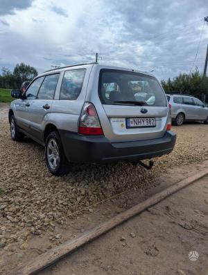 Grey Subaru Forester 2006 in Radviliskis, with an engine capacity of 2.00 L and mileage of 306 thousand km for 3000 €, photo 3 on AUTOMOTO.COM.LV