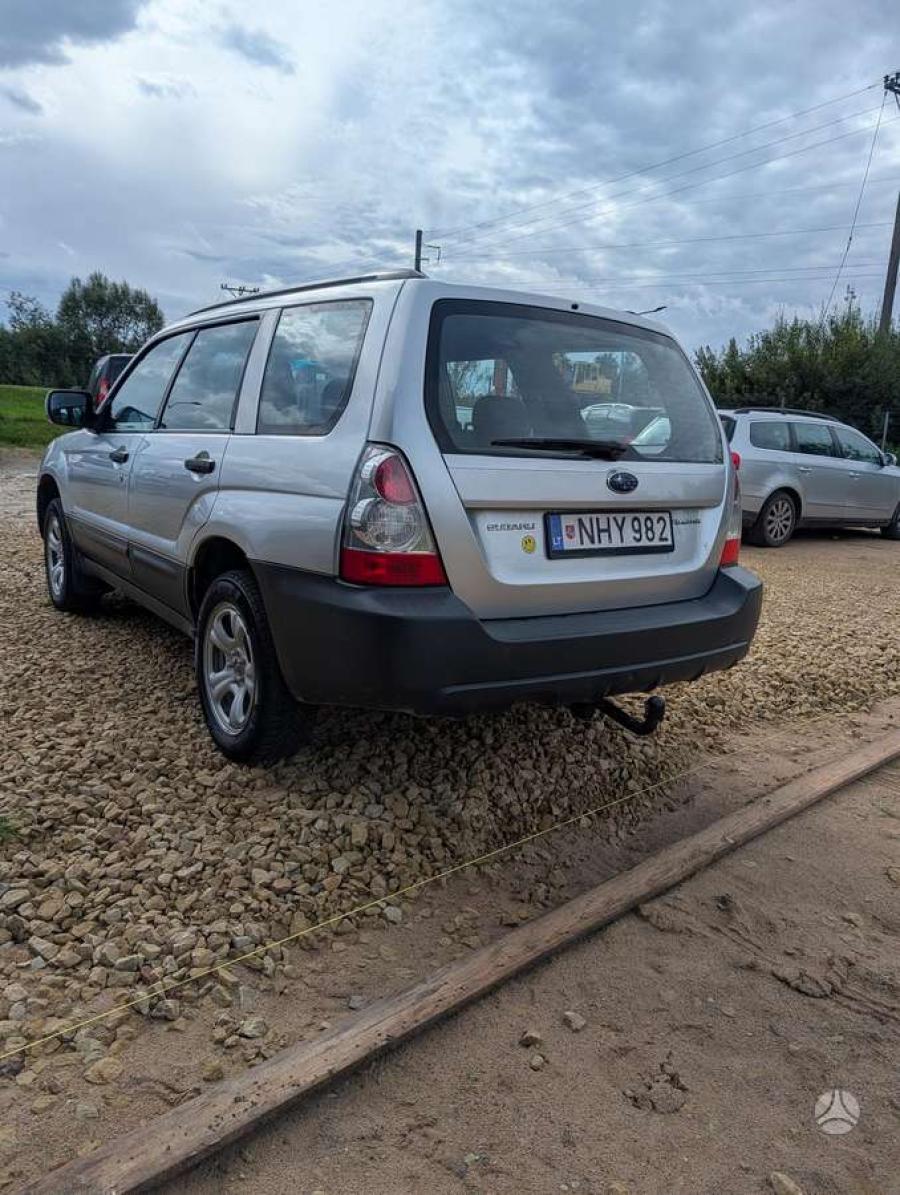 Grey Subaru Forester 2006 in Radviliskis, with an engine capacity of 2.00 L and mileage of 306 thousand km for 3000 €, photo 3 on AUTOMOTO.COM.LV