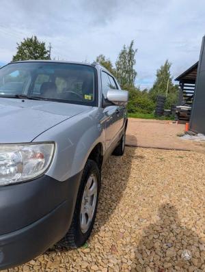 Grey Subaru Forester 2006 in Radviliskis, with an engine capacity of 2.00 L and mileage of 306 thousand km for 3000 €, photo 6 on AUTOMOTO.COM.LV