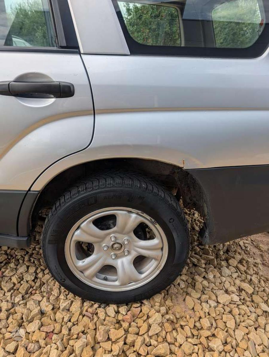 Grey Subaru Forester 2006 in Radviliskis, with an engine capacity of 2.00 L and mileage of 306 thousand km for 3000 €, photo 8 on AUTOMOTO.COM.LV