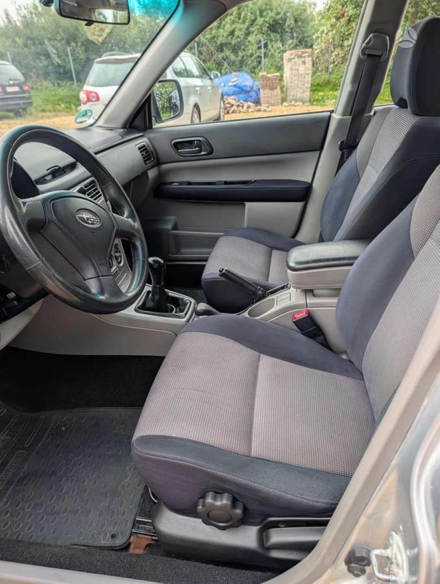 Grey Subaru Forester 2006 in Radviliskis, with an engine capacity of 2.00 L and mileage of 306 thousand km for 3000 €, photo 16 on AUTOMOTO.COM.LV