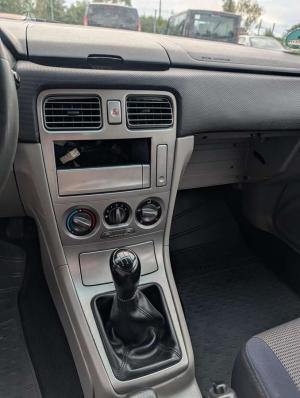 Grey Subaru Forester 2006 in Radviliskis, with an engine capacity of 2.00 L and mileage of 306 thousand km for 3000 €, photo 17 on AUTOMOTO.COM.LV