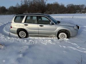 Grey Subaru Forester 2007 in Birzai, with an engine capacity of 1.99 L and mileage of 297 thousand km for 1700 €, photo 2 on AUTOMOTO.COM.LV