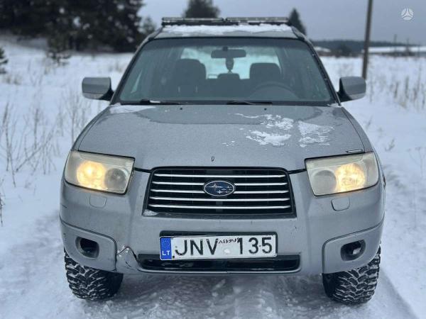 Grey Subaru Forester 2007 in Vilnius, with an engine capacity of 1.99 L and mileage of 370 thousand km for 2750 €, photo 3 on AUTOMOTO.COM.LV