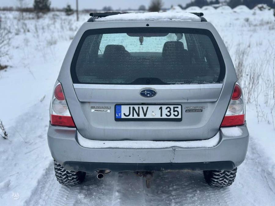 Pelēks Subaru Forester 2007 Viļņa, ar dzinēja tilpumu 1.99 L un nobraukumu 370 tūkst. km par 2750 €, foto 8 vietnē AUTOMOTO.COM.LV