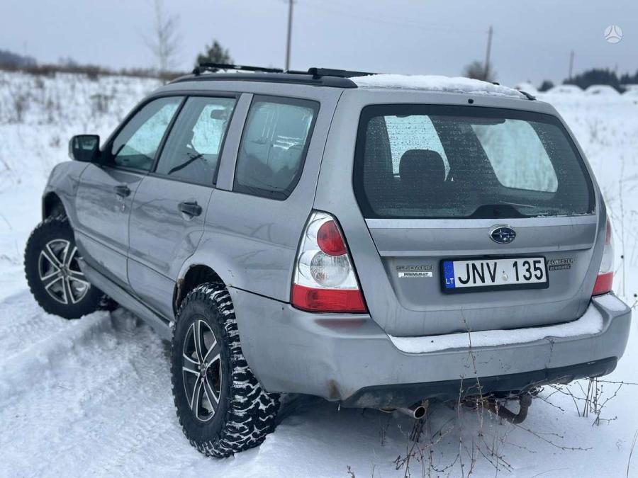 Pelēks Subaru Forester 2007 Viļņa, ar dzinēja tilpumu 1.99 L un nobraukumu 370 tūkst. km par 2750 €, foto 9 vietnē AUTOMOTO.COM.LV