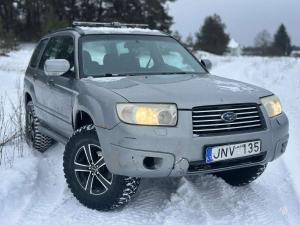 Grey Subaru Forester 2007 in Vilnius, with an engine capacity of 1.99 L and mileage of 370 thousand km for 2600 €, photo 5 on AUTOMOTO.COM.LV