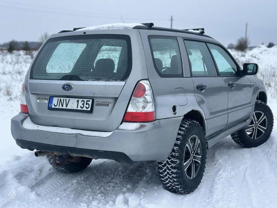 Grey Subaru Forester 2007 in Vilnius, with an engine capacity of 1.99 L and mileage of 370 thousand km for 2600 €, photo 9 on AUTOMOTO.COM.LV