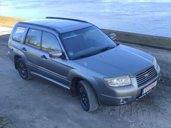 Grey Subaru Forester 2007 in Silute, with an engine capacity of 2.00 L and mileage of 181 thousand km for 3650 €, photo 1 on AUTOMOTO.COM.LV