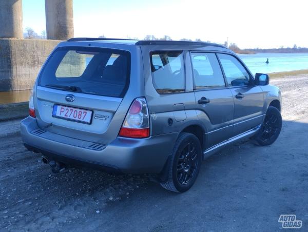 Grey Subaru Forester 2007 in Silute, with an engine capacity of 2.00 L and mileage of 181 thousand km for 3650 €, photo 4 on AUTOMOTO.COM.LV