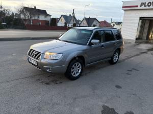 Grey Subaru Forester 2007 in Marijampole, with an engine capacity of 2.00 L and mileage of 264 thousand km for 2700 €, photo  on AUTOMOTO.COM.LV