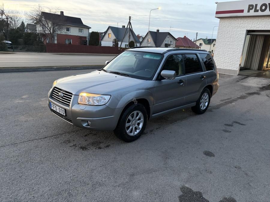 Grey Subaru Forester 2007 in Marijampole, with an engine capacity of 2.00 L and mileage of 264 thousand km for 2700 €, photo 1 on AUTOMOTO.COM.LV