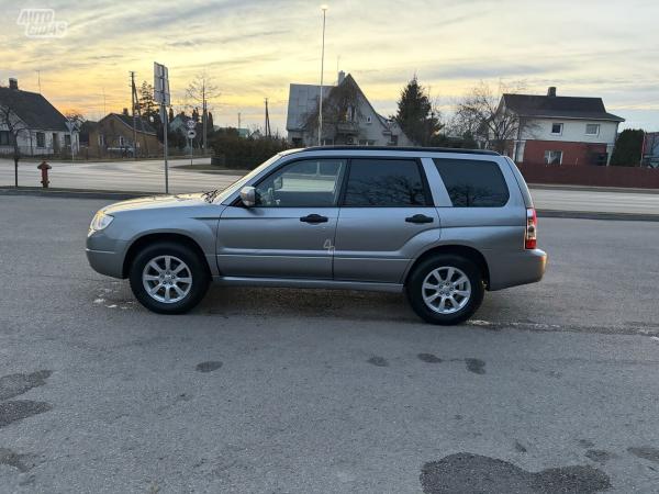 Pelēks Subaru Forester 2007 Marijampole, ar dzinēja tilpumu 2.00 L un nobraukumu 264 tūkst. km par 2700 €, foto 2 vietnē AUTOMOTO.COM.LV