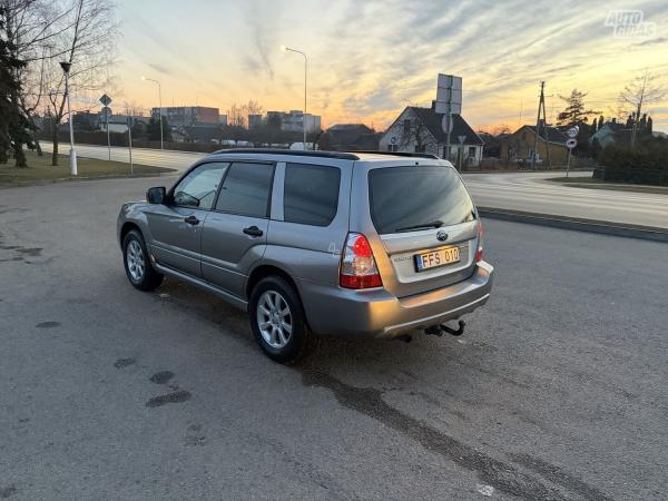 Pelēks Subaru Forester 2007 Marijampole, ar dzinēja tilpumu 2.00 L un nobraukumu 264 tūkst. km par 2700 €, foto 3 vietnē AUTOMOTO.COM.LV