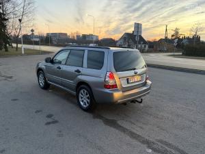 Grey Subaru Forester 2007 in Marijampole, with an engine capacity of 2.00 L and mileage of 264 thousand km for 2700 €, photo 4 on AUTOMOTO.COM.LV