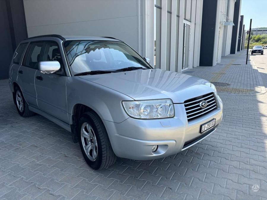 Pelēks Subaru Forester 2007 Viļņa, ar dzinēja tilpumu 1.99 L un nobraukumu 205 tūkst. km par 3850 €, foto 3 vietnē AUTOMOTO.COM.LV