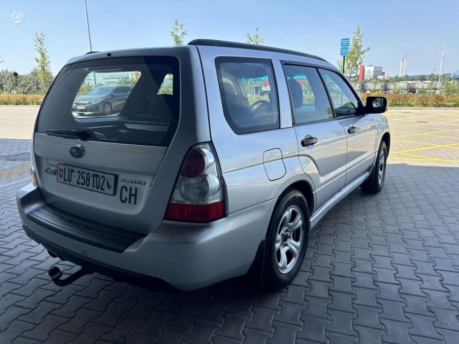 Pelēks Subaru Forester 2007 Viļņa, ar dzinēja tilpumu 1.99 L un nobraukumu 205 tūkst. km par 3850 €, foto 5 vietnē AUTOMOTO.COM.LV