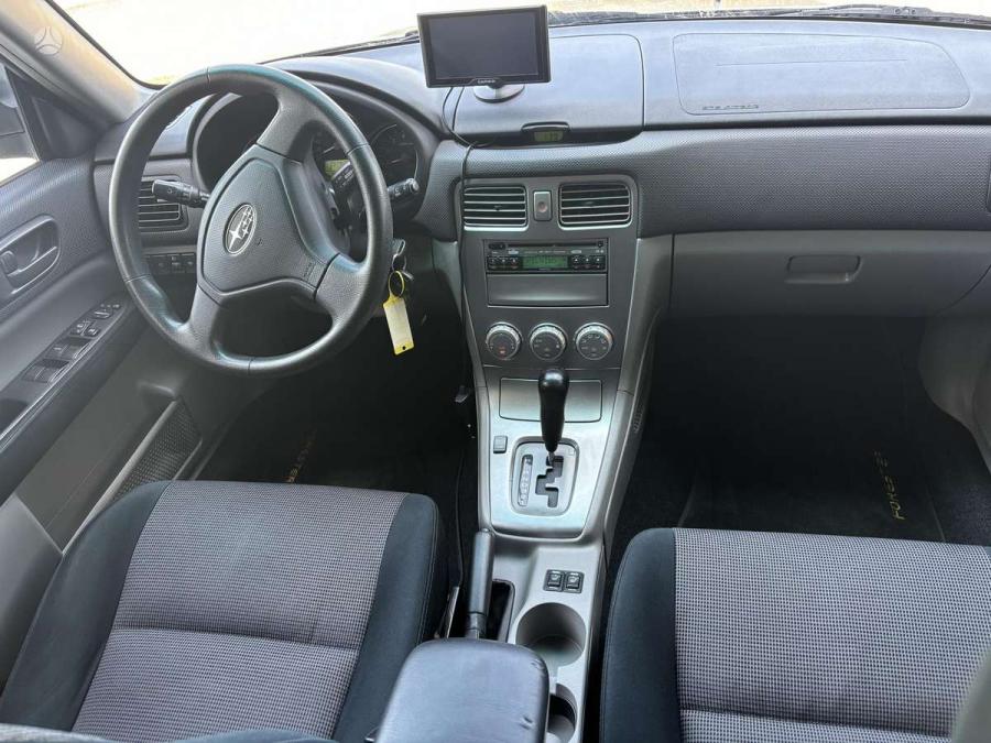 Pelēks Subaru Forester 2007 Viļņa, ar dzinēja tilpumu 1.99 L un nobraukumu 205 tūkst. km par 3850 €, foto 9 vietnē AUTOMOTO.COM.LV