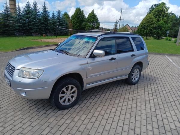 Grey Subaru Forester 2007 in Joniskis, with an engine capacity of 2.00 L and mileage of 310 thousand km for 2900 €, photo 1 on AUTOMOTO.COM.LV
