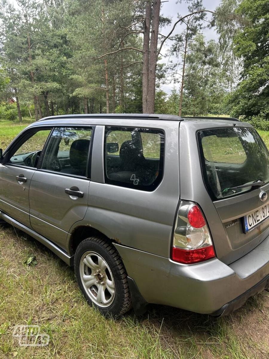 Grey Subaru Forester 2007 in Kazlu Ruda, with an engine capacity of 2.00 L and mileage of 320 thousand km for 1200 €, photo 4 on AUTOMOTO.COM.LV